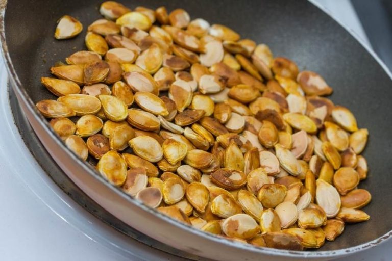 What Are Pepitas? Benefits And Difference With Pumpkin Seeds