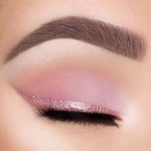 10 Rose Gold Eyeshadow Looks We Can’t Stop Obsessing Over