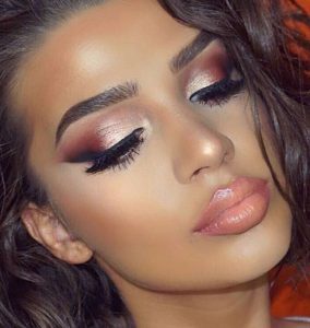 10 Rose Gold Eyeshadow Looks We Can’t Stop Obsessing Over