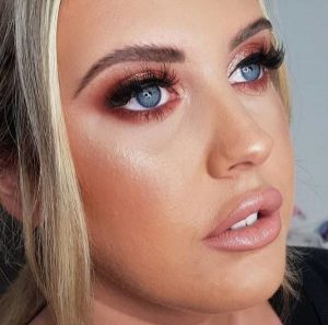 10 Rose Gold Eyeshadow Looks We Can’t Stop Obsessing Over